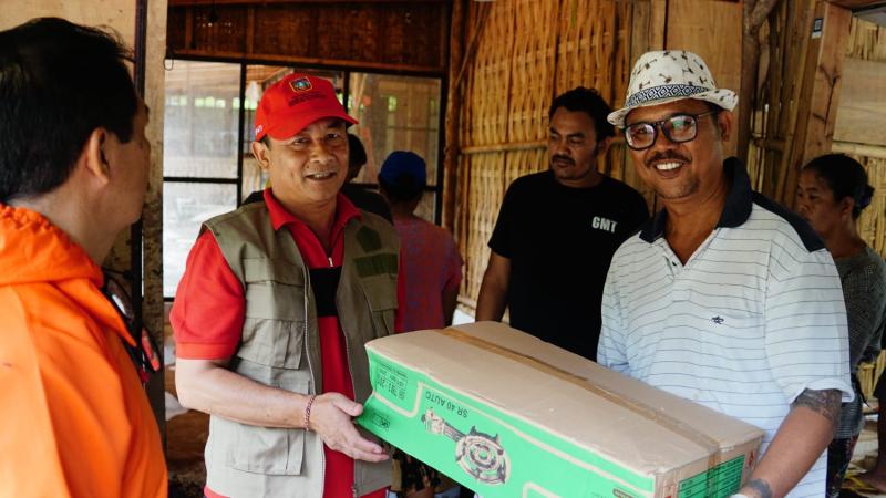 Bupati Gede Dana Kunjungi Warga Tedampak Banjir dan Longsor | Bali Tribune Bupati Gede Dana Kunjungi Warga Tedampak Banjir dan Longsor | Bali Tribune